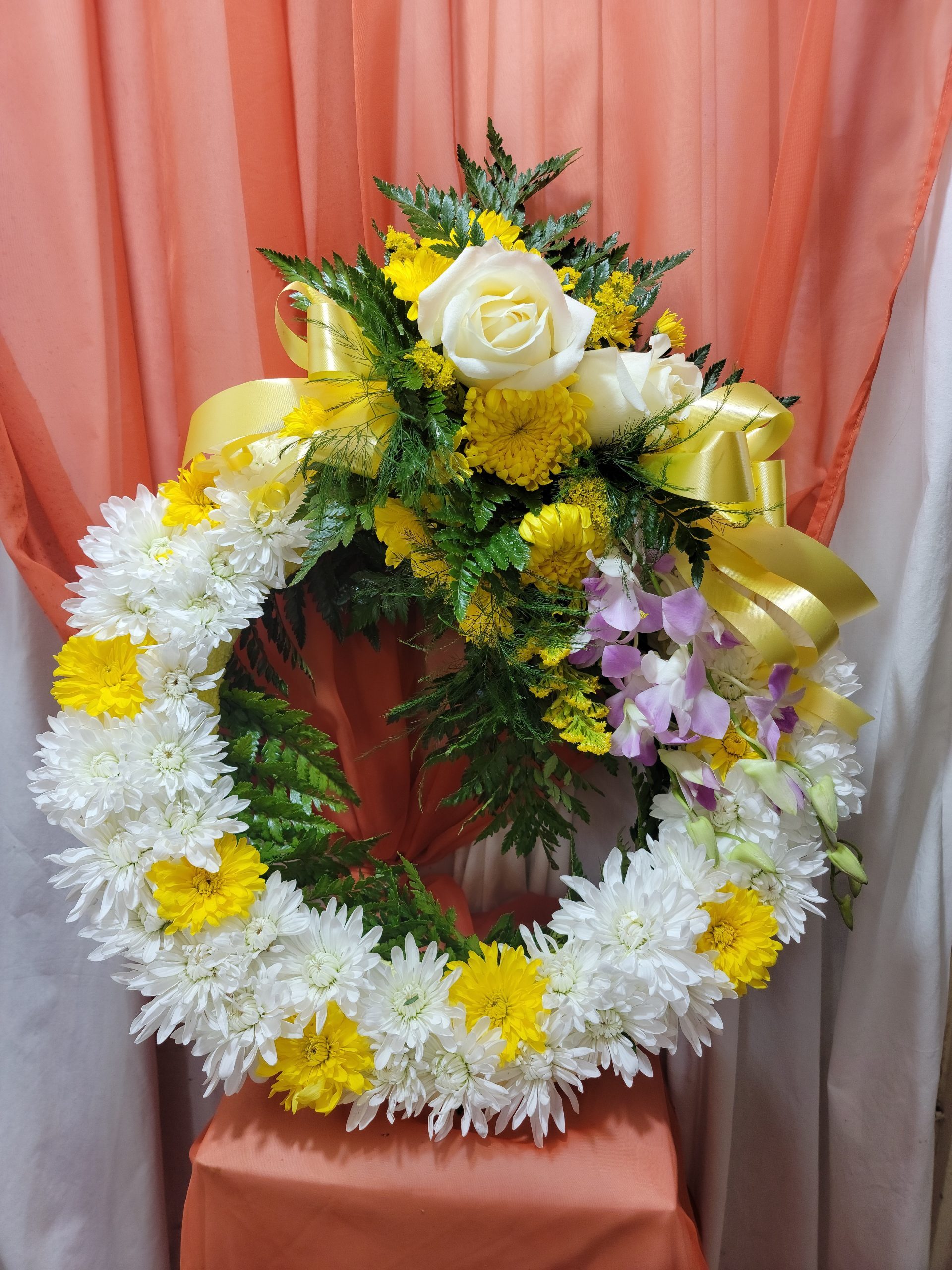 Circle Wreath – Yellow and white – Nikko's Creations